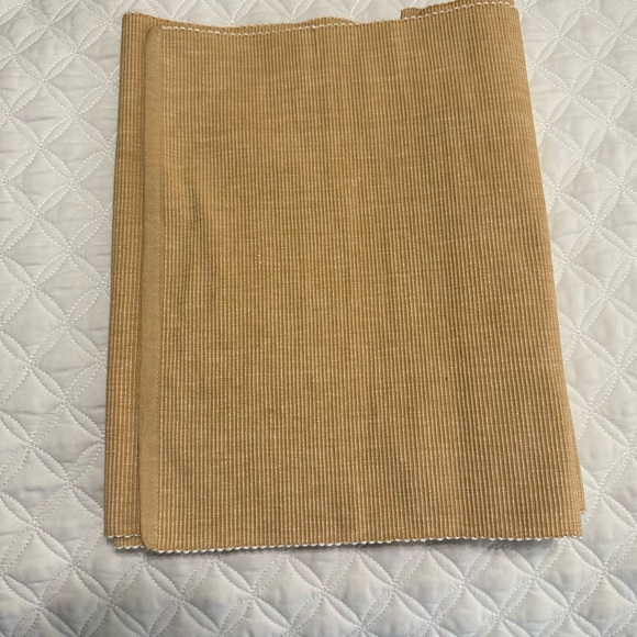 Pier 1 | Dining | Pier Table Runner Tan Nwot | Poshmark